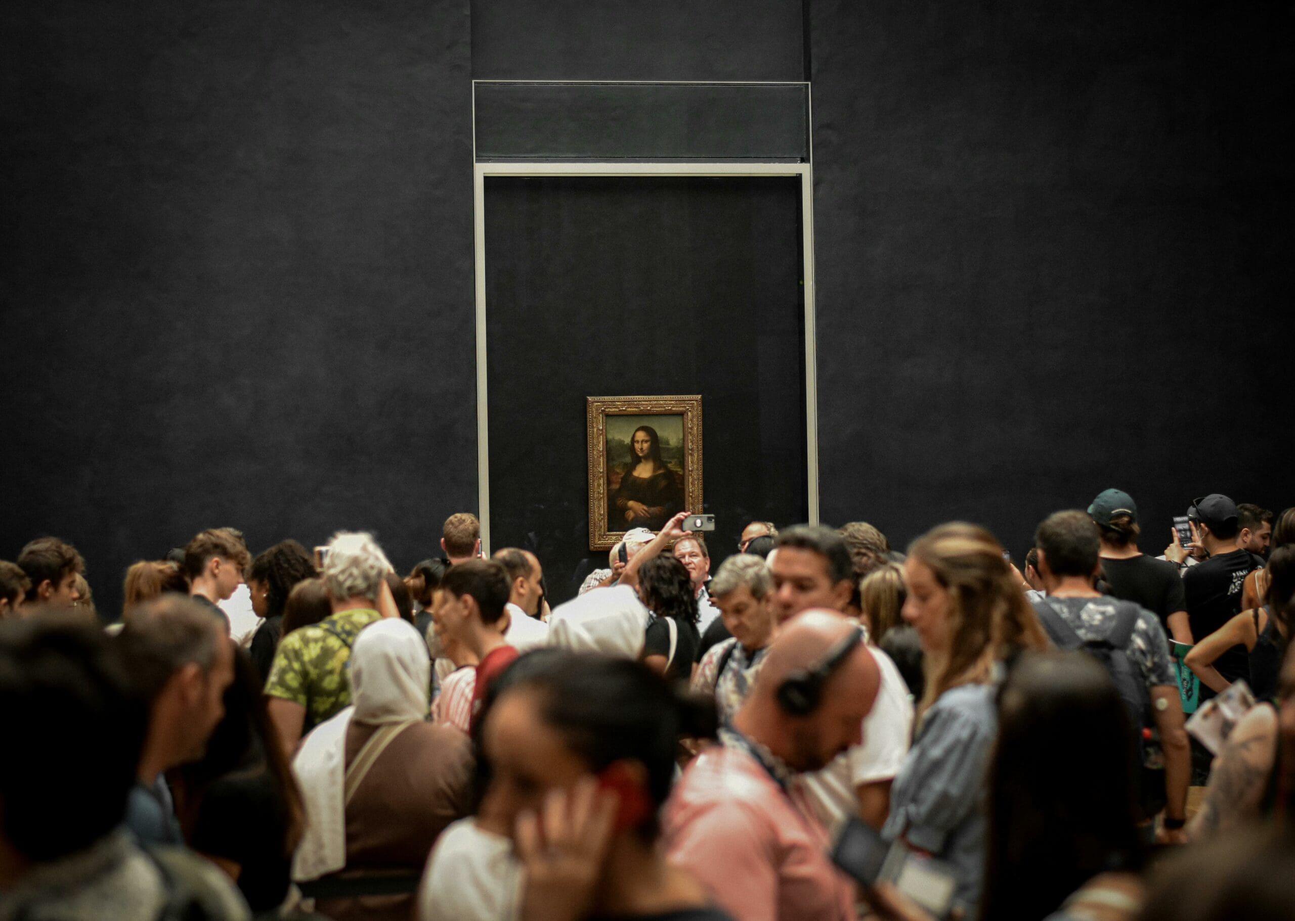 The Mystery of the Mona Lisa: Exploring the Enigma Behind da Vinci's ...